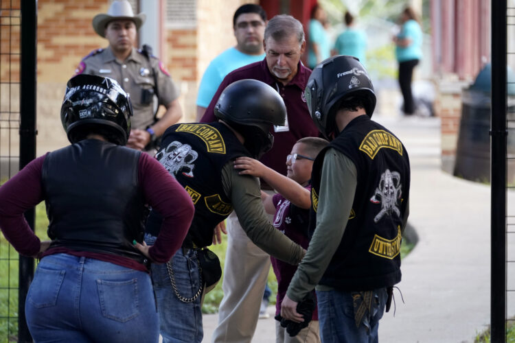 Uvalde school year starts amid fear and unfinished security | News ...